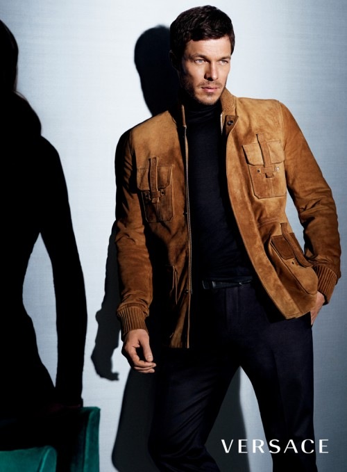 Paul Sculfor & Gisele by Mario Testino, Versace F/W 09.10 | Homotography